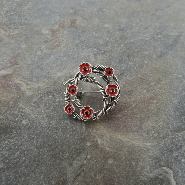 Mini Barb Wire Poppy Brooch – Alexander Thurlow