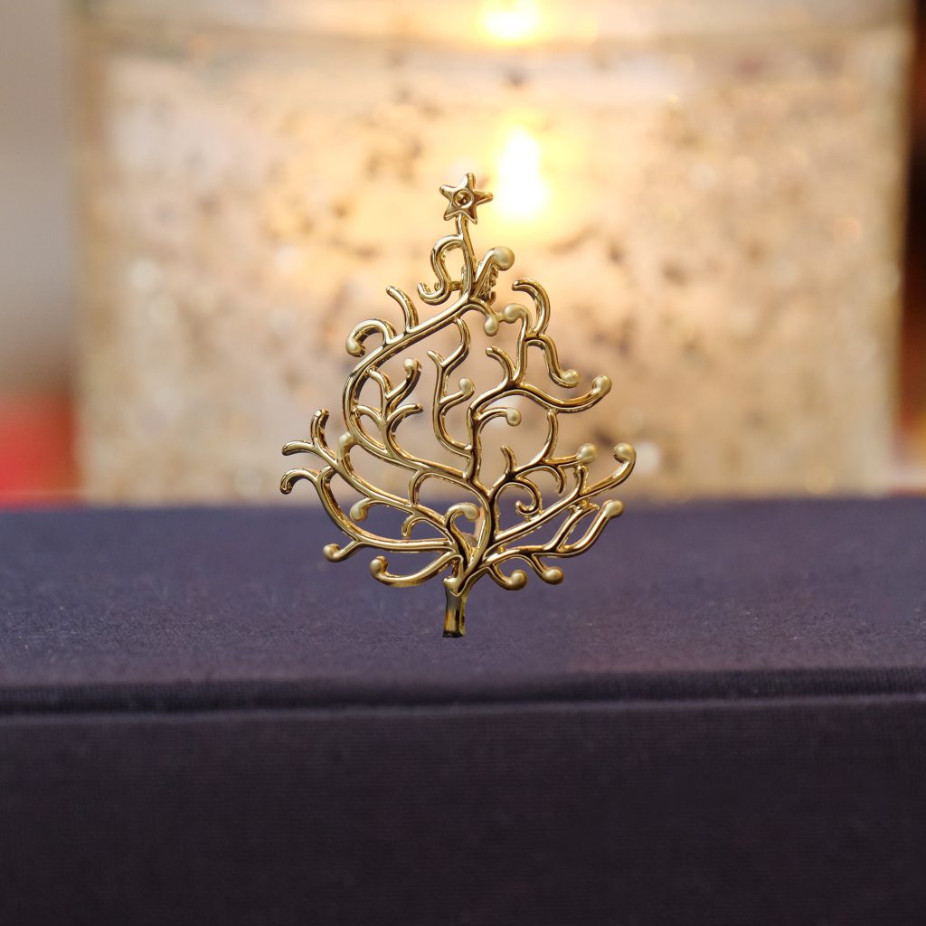 Christmas Tree Gold Tone Filigree Brooch – Alexander Thurlow